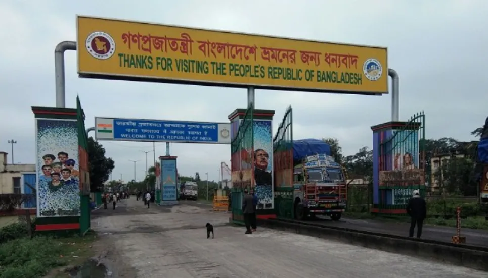 45,000 people travelled to India through Benapole in 7 days - The ...